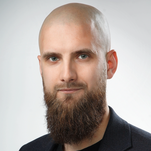 Bio | Artur Tanona
